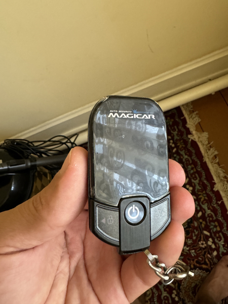 Продам пулт Megicar 909