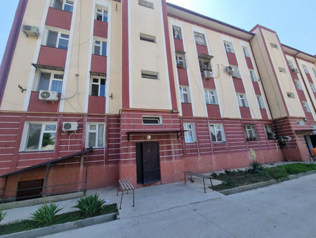 Учхонали дом биринчи этаж