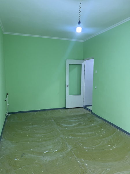 Продается 1 ком 8 микрорайон