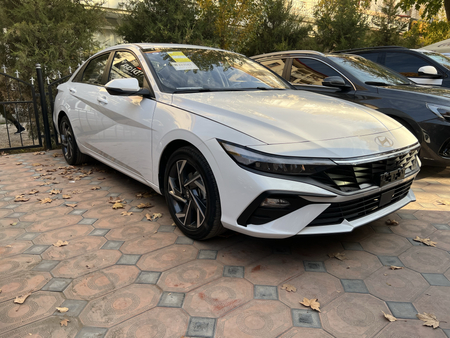 Hyundai Elantra 2024 .
