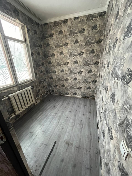 Продаётся 1/1/4 на мв.Феруза