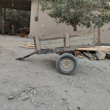 Dustlik traktor pritsp bilan sotiadi