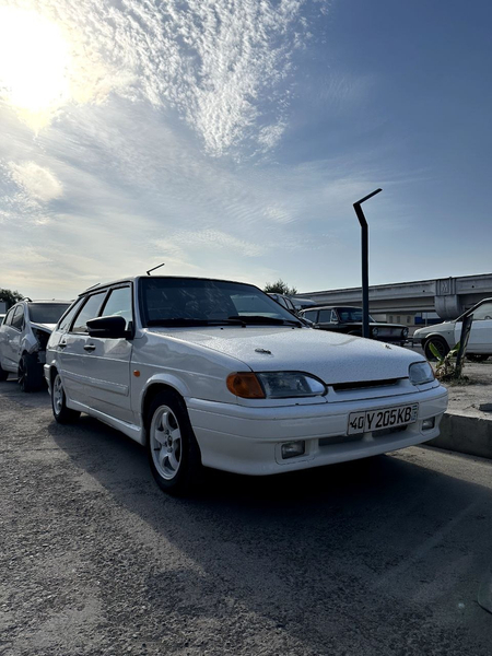 Lada 2114 sotiladi