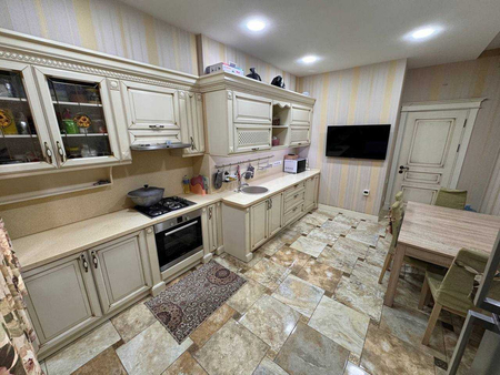 Продается квартира Мирзо Улугбекский район Ор. Паркентский