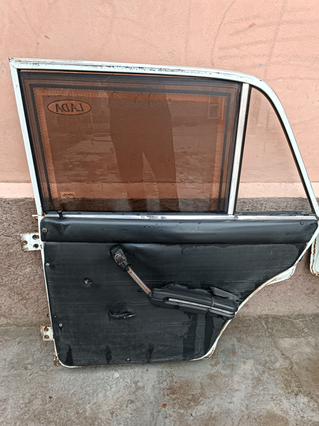 vaz 2106 ga eshiklar 3ta bor