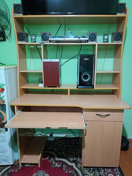 Компьютерный стол !!!