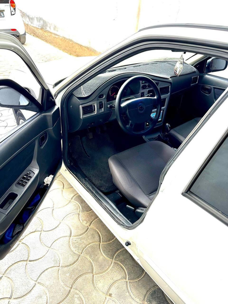 Nexiya 2 sotiladi 6800$ yana kelishabiz yili 2015 prabeg