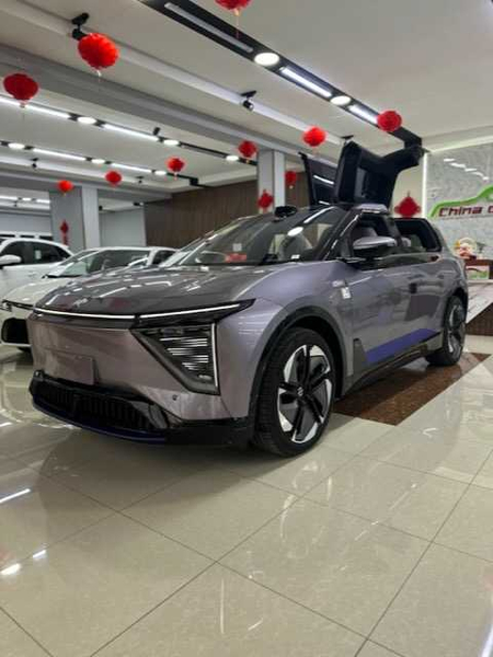 HiPhi Y elektromobili nalichida  aksiyada