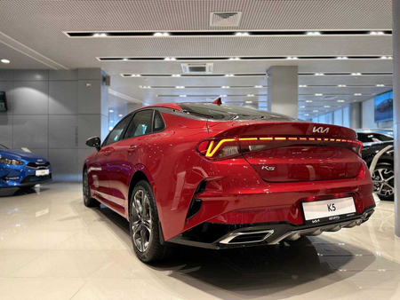 KIA K5 Onajoningizga surpiriz qiling !