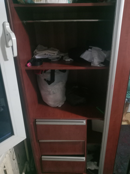 Shkof polkalar stelajlar