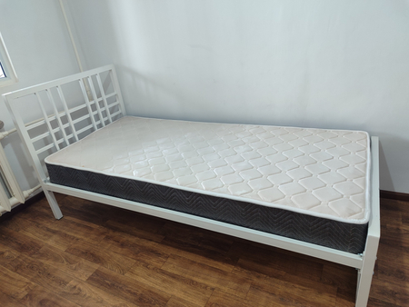 Loft krovat s matrasom