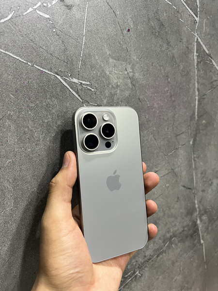 Iphone 15 Pro LL/A IDEAL