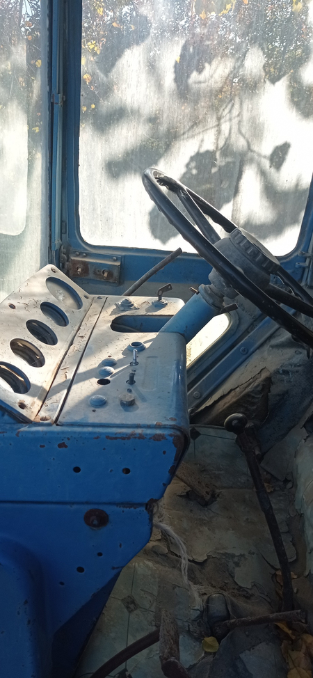 MTZ 80 traktor sotiladi