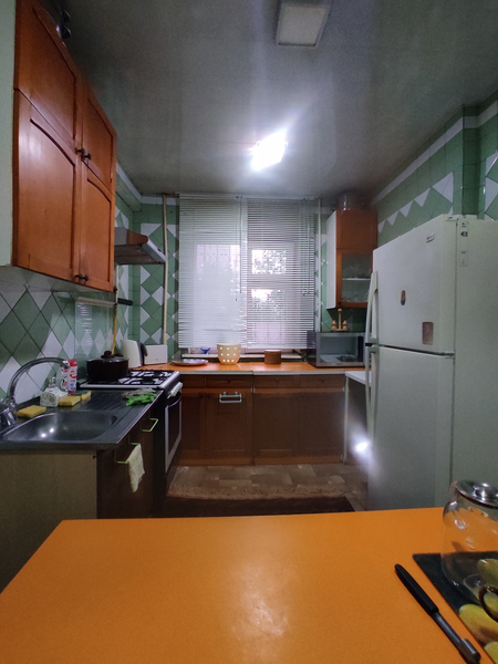 Продам 2х-комн.по ул. Бобура 2/4/8 галерейка . Ор-р 1-я нотариалка