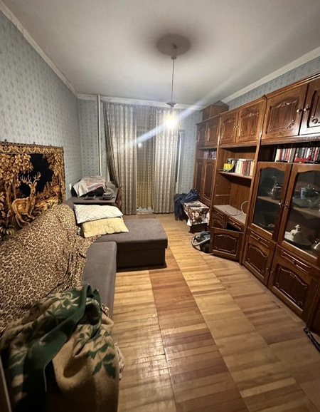 Кушбеги 1/3/5 не торец балкон 2*3 ор.р Азия Маркет