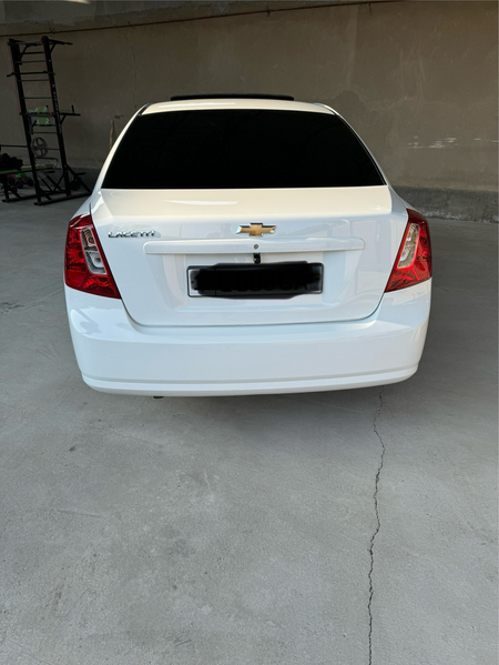 Gentra 3 poz 33 000 km