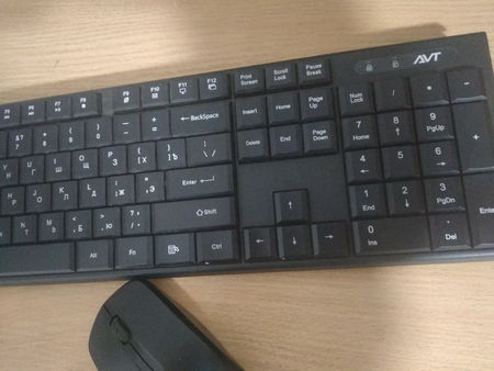 Simsiz klaviatura simsiz sichqoncha