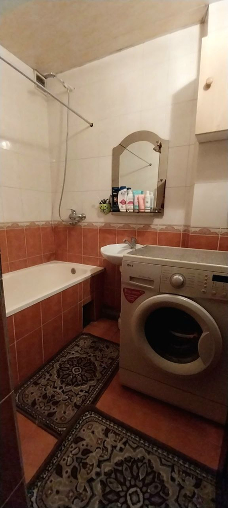 Гулабад, 4)1)4,кирпич, 6х2 балкон, 86м2