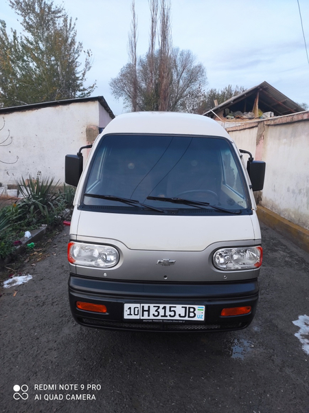 Damas srochna sotiladi