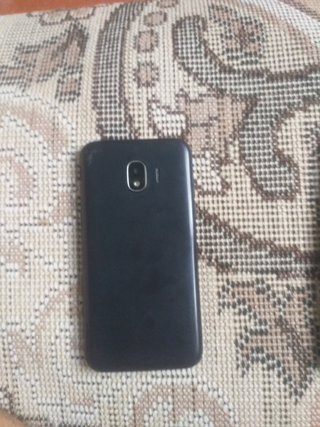 J 2 telefon va Redmi sotiladi j2 ishlidi steklo allmashtrsh kere
