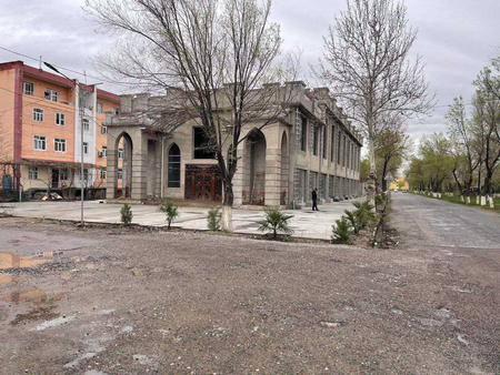 Тайёр бино арендага берилади. Майдони 1600 кв.м