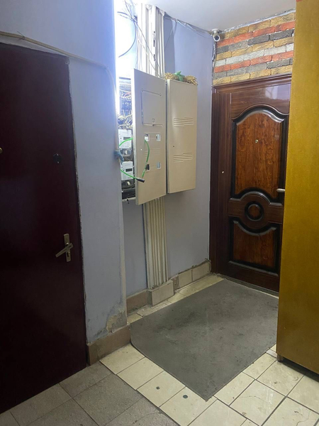 Срочно продается 3х комнатная квартира в центре.