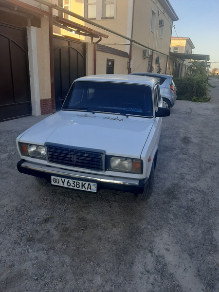 Lada Vaz_2107 белый
