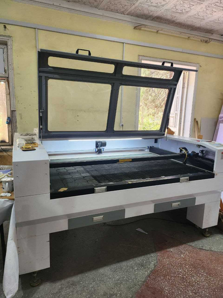 Лазерный станок 160x100см CO2 130Ват