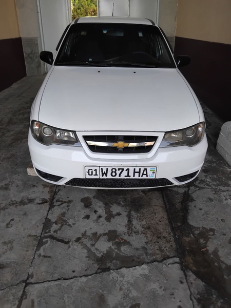 nexia 2 sotiladi 2008 yil oq rang