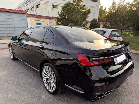 BMW 750Li рестайл