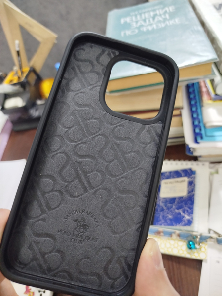 Продам чехлы на iphone 14pro