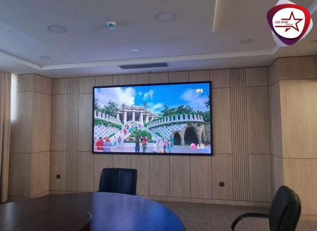 LED ekran ustanovka 9