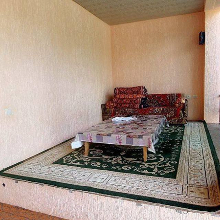 Oq tosh dacha(quyoshga yaqin joyda joylashgan!)