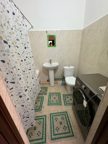 Yangi choshtepa Metroni 1chi bekatga yaqin 2 xonalik Kvartira beriladi