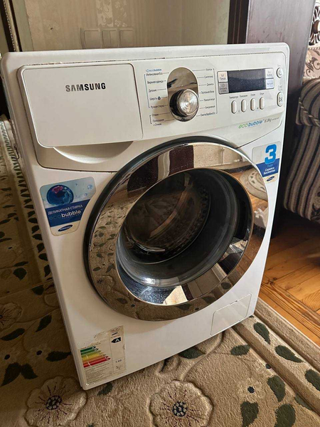 Продам стиральную машину Samsung Eco Bubble 6 кг.