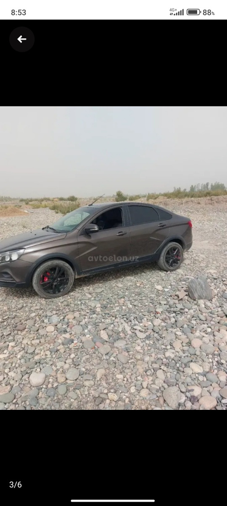 Lada vesta srochna sotiladi