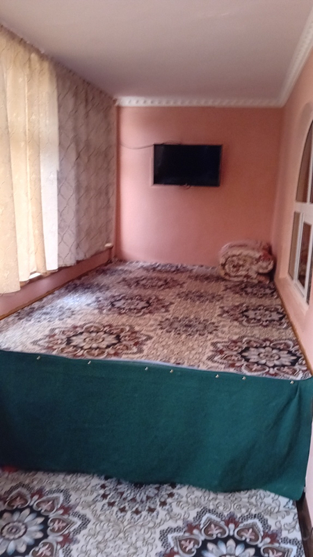 Uy sotiladi 2 qavat 2 xonali yevro remont  gaz sver suv bor