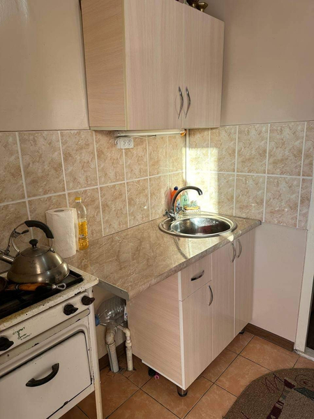 Чилонзор 8 Парус 1²/4/5 Галарейка  27 м2 квадрат Срочно ремонт средний