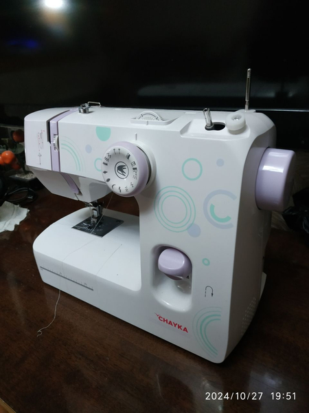 Продам швейную машину Чайка 590