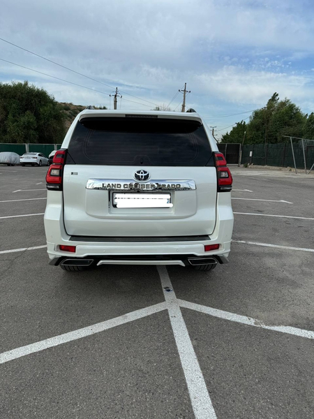 Toyota land cruiser Prado