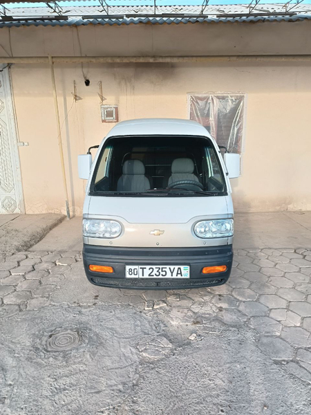 damas van 2010 srochni