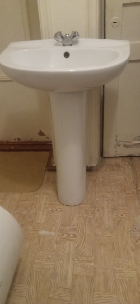 Раковина для ванной.