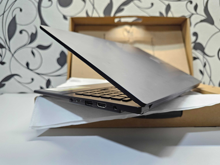 ПРОДАМ ASUS Vivobook E1504F/2024 Ноутбук Ryzen™5-7520U/8GB/512SSD/15.6