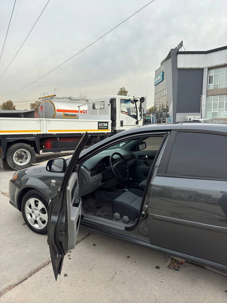 Sotiladi Srochno Chevrolet Lacetti
