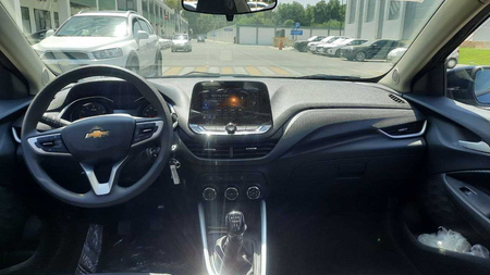 Chevrolet Onix LS MT