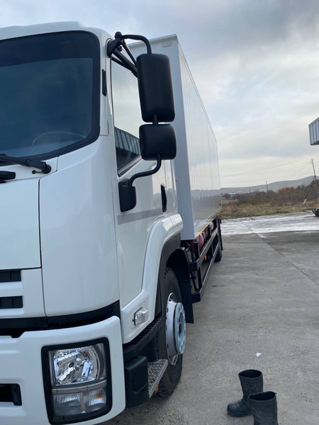 Isuzu срочна сотилади, нархи $79000