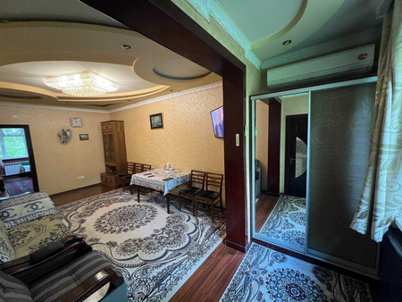 Ташсельмаш 2/3/4 с ремонтом 54 м², зеркальные комнаты