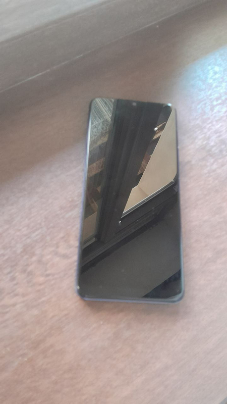 Vivo Y 15 s. Pul srochna kere shu sabab sptilvotti