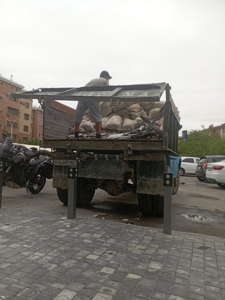 Строй мусор олиб чикиб кетамиз.Грузчиклар.
