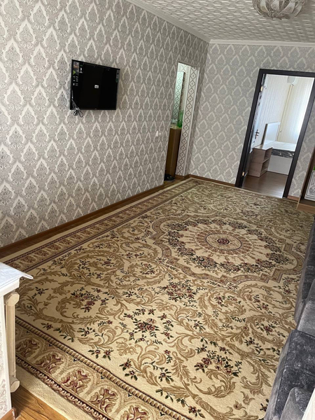 Uy arendaga beriladi metro hamzaga yaqin